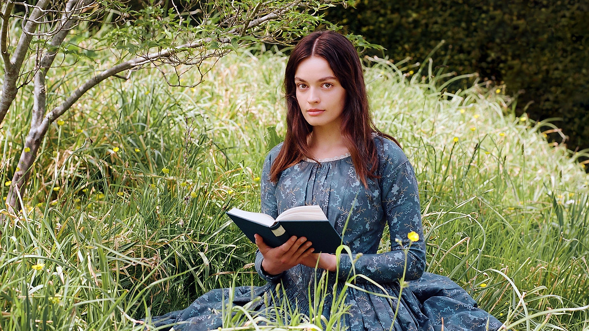 Emma Mackey Fuels 'Emily,' Thoughtful Portrait of Bronte As Storyteller ...